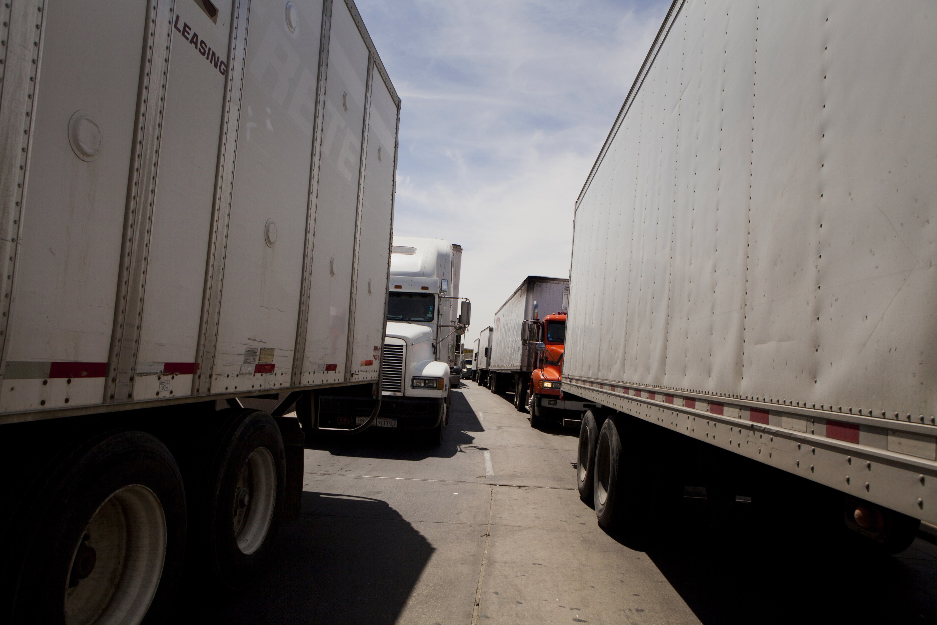 Truck Blockade at Mexican Border Imperils $440 Billion Trade - Bloomberg
