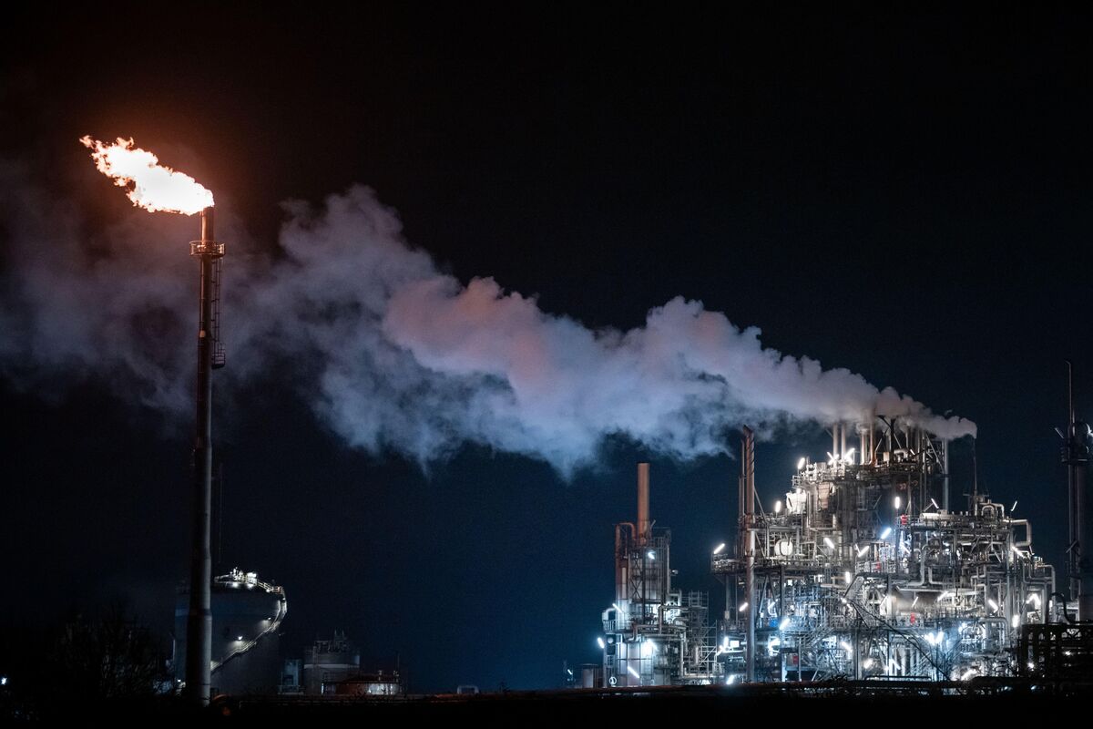 Advent Explores Deal to Take Over Oman’s OQ Chemicals - Bloomberg