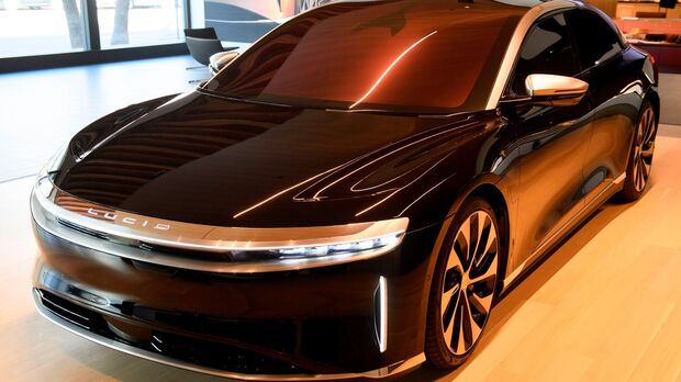 Lucid motors sec store