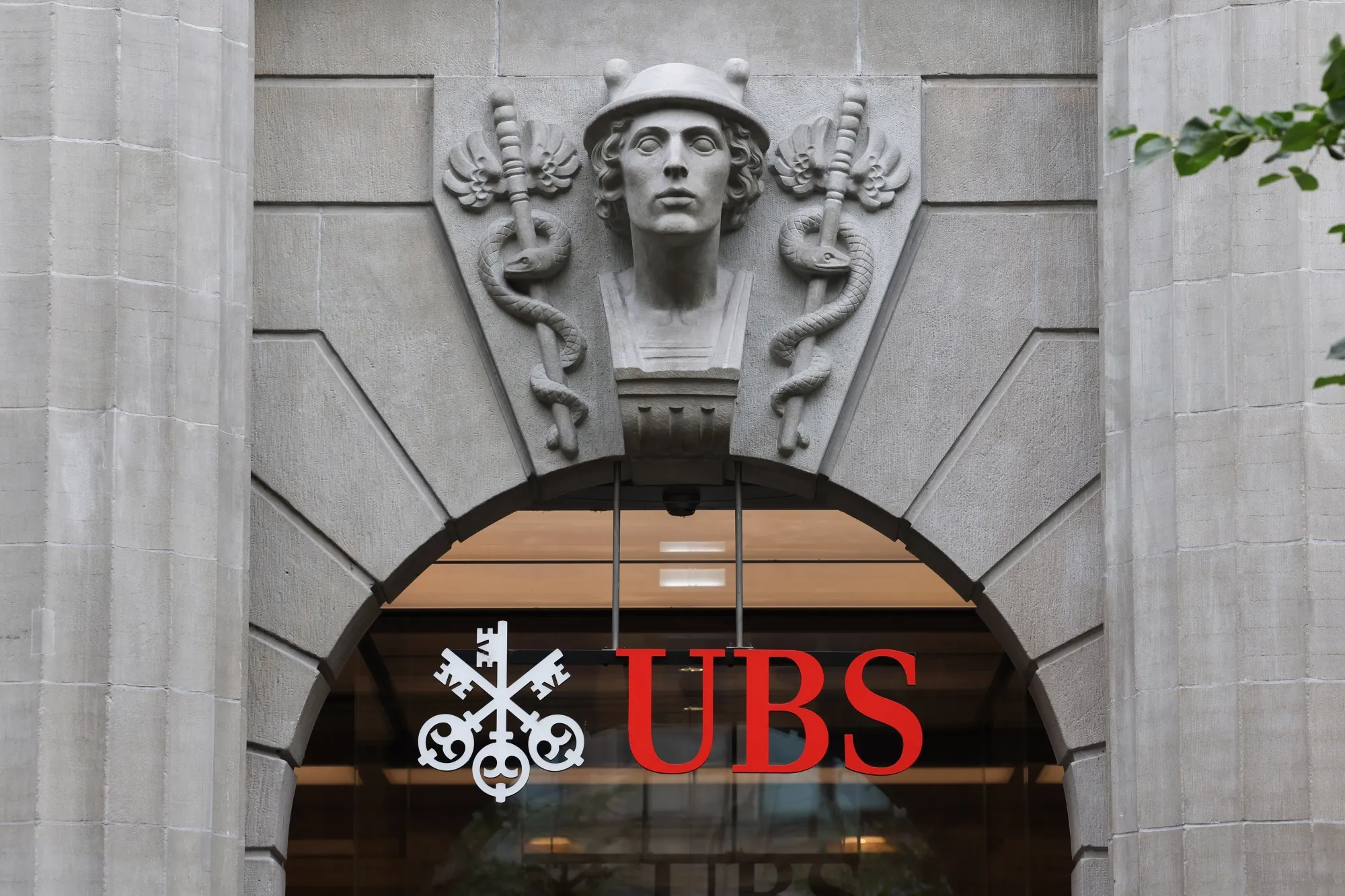 UBS renueva liderazgo en área gestión patrimonial Latinoamérica - Bloomberg