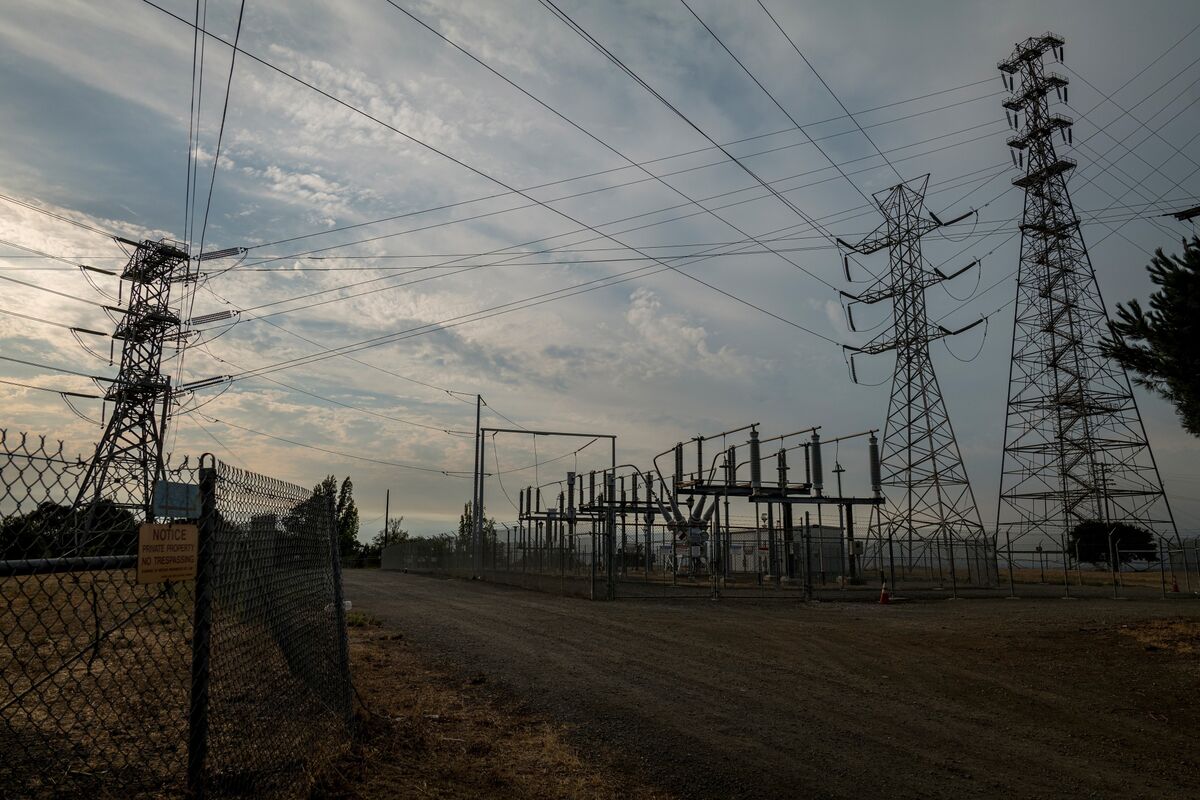 Utility Stocks Surge as PJM Accelerates Data Center Power Connections ...