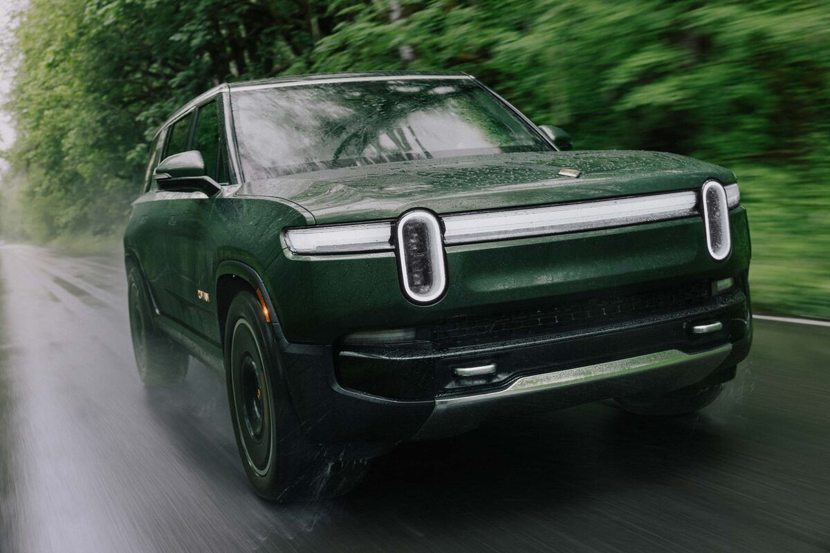 Rivian R1S Review: Second-Gen Electric SUV Looks Okay, Drives Poorly ...