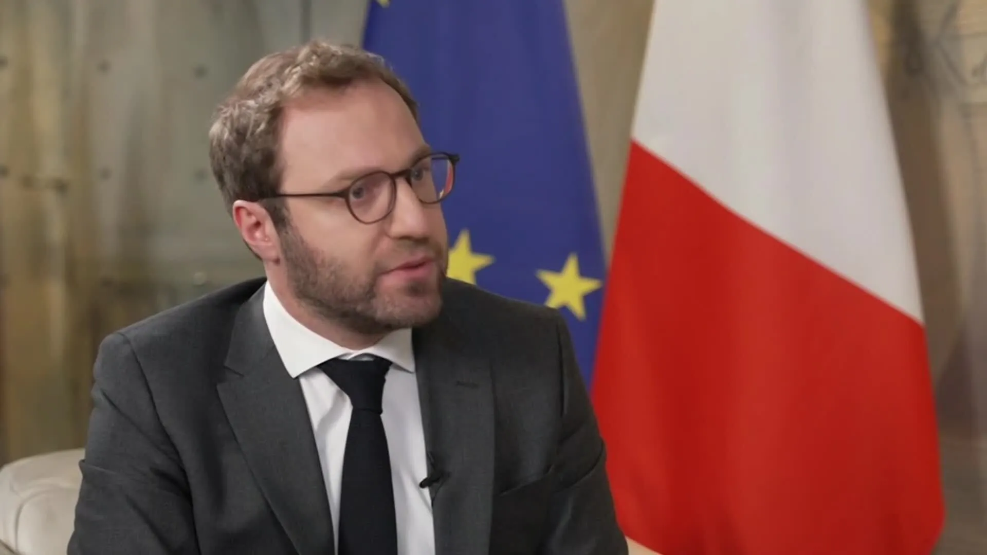 Watch Armand Says The French Government Won’t Be Blackmailed - Bloomberg