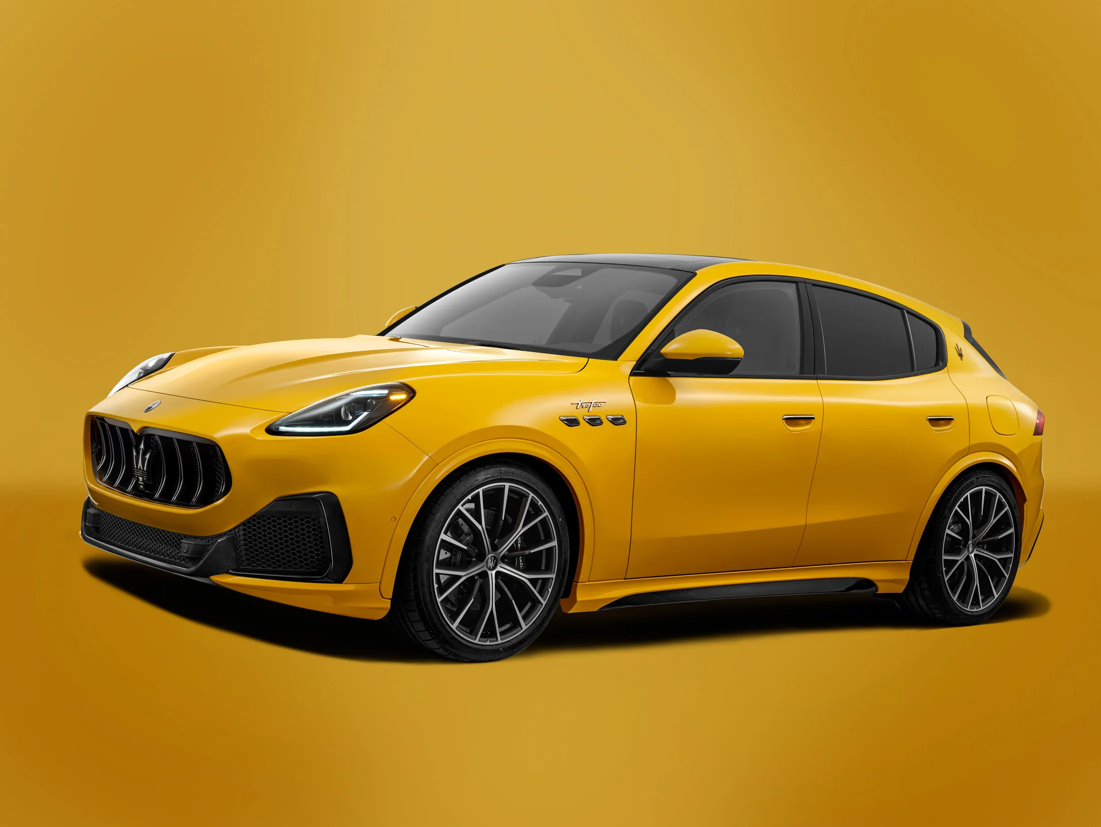 Maserati Debuts Grecale SUV With V6 Hybrid and Electric Powertrains Bloomberg