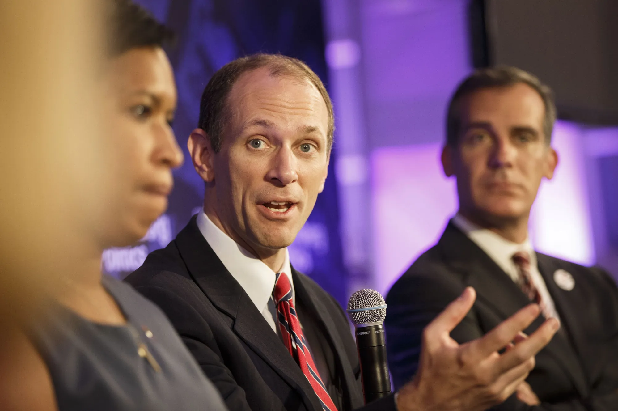 Fed's Austan Goolsbee Says Fed on Path to Curb Inflation Without ...