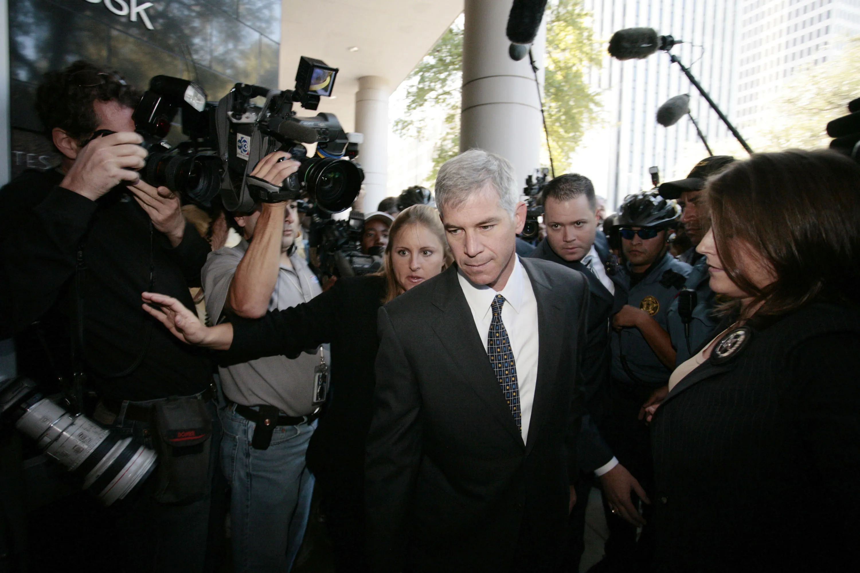 Fastow, Who Helped Bring Down Enron, Saw Himself as ‘Hero’ - Bloomberg