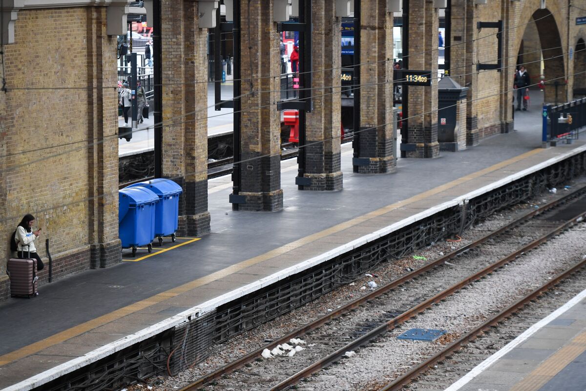 UK Train Strikes: Spotlight Turns to RMT After TSSA Accepts Network ...