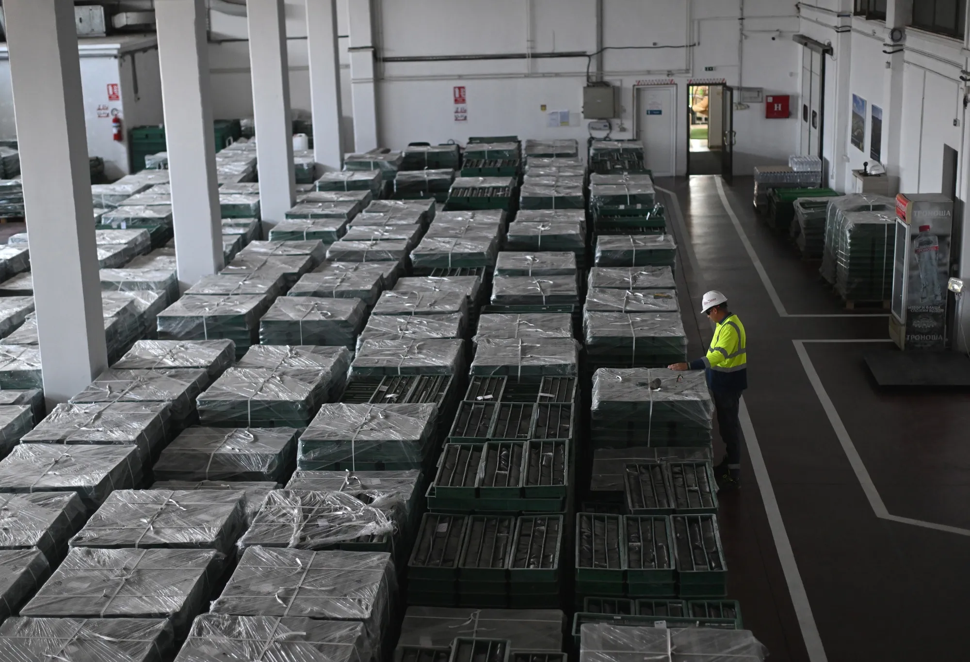 Mercedes, Stellantis in Talks to Back Serbia’s Lithium Plans - Bloomberg