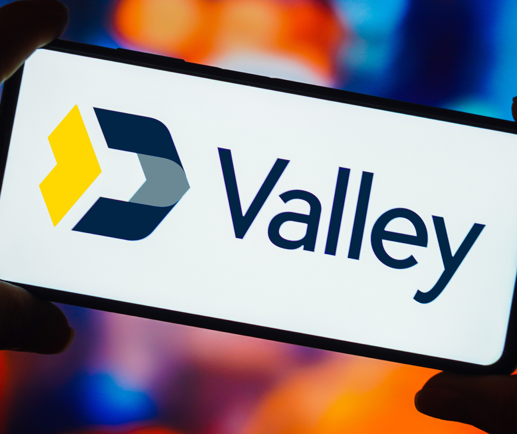 Valley National (VLY) Deposits Lower Than Expected as Earnings Miss ...