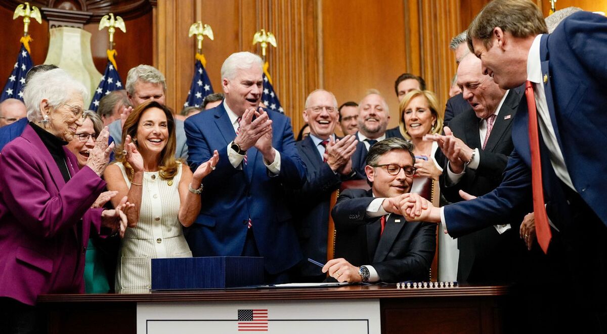 Trump Tax Bill Passes House in Broad Economic Policy Shift - Bloomberg