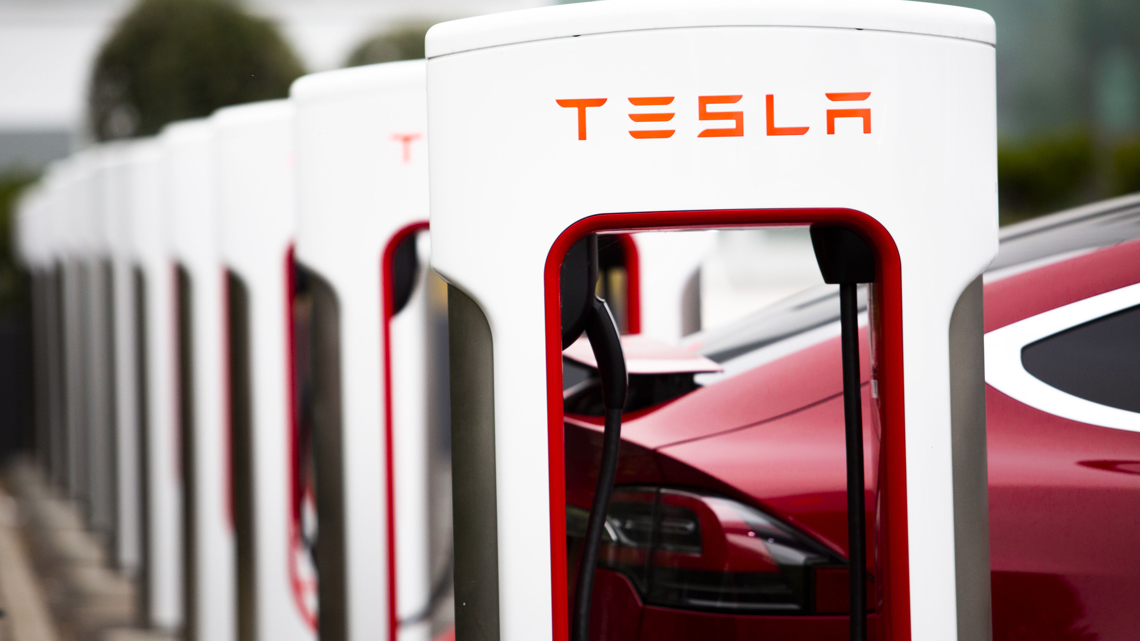 Watch Bill Gates Wishes He Went Longer on Tesla Stock - Bloomberg