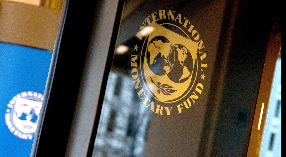 Fitch Gives Pakistan Rating Upgrade After IMF Deal, Bonds Gain - Bloomberg