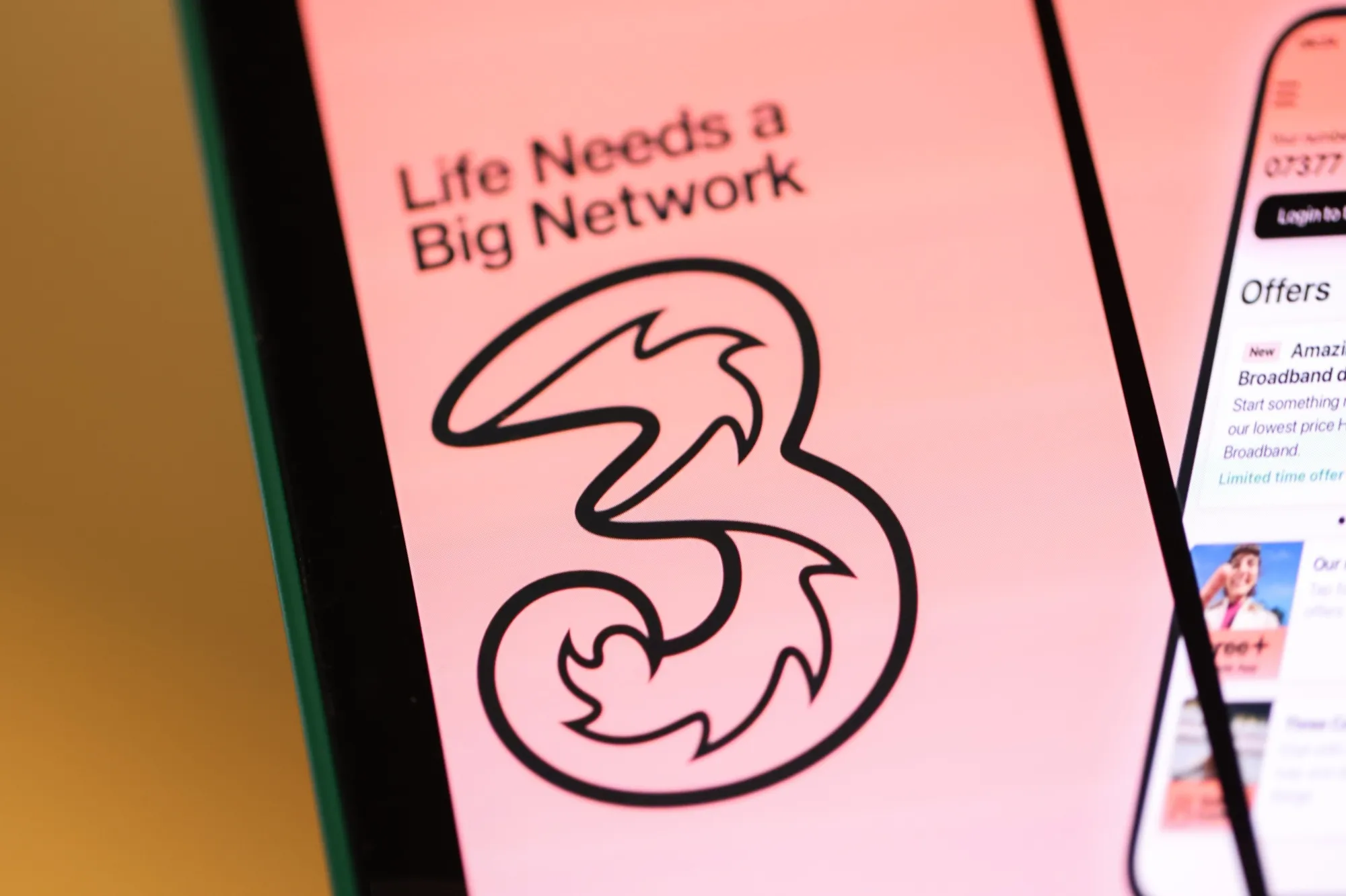 Vodafone on Track for Full Takeover of Three UK, Chairman Says (VOD ...