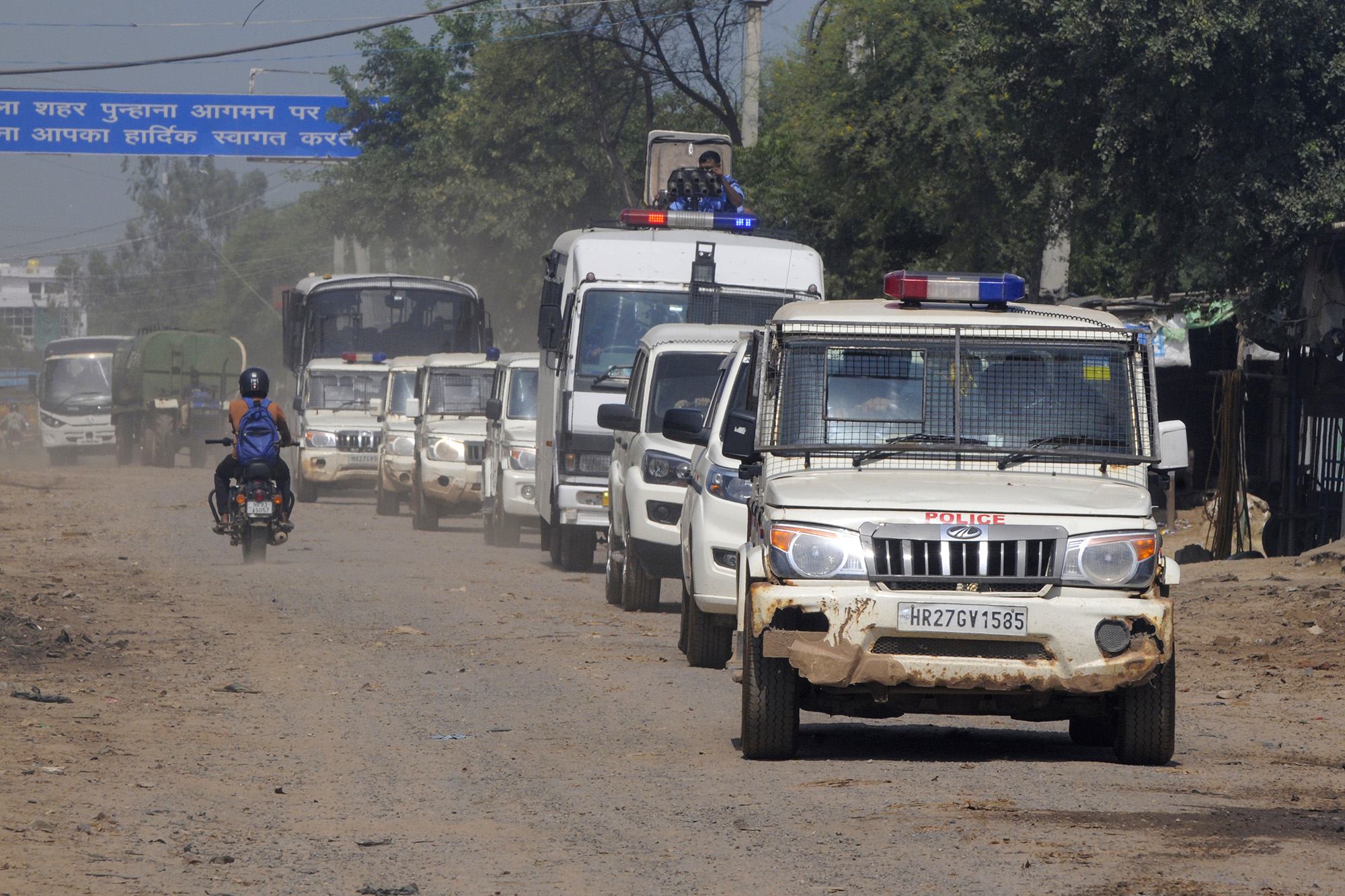 Tensions Simmer Around India’s Capital After Communal Violence - Bloomberg
