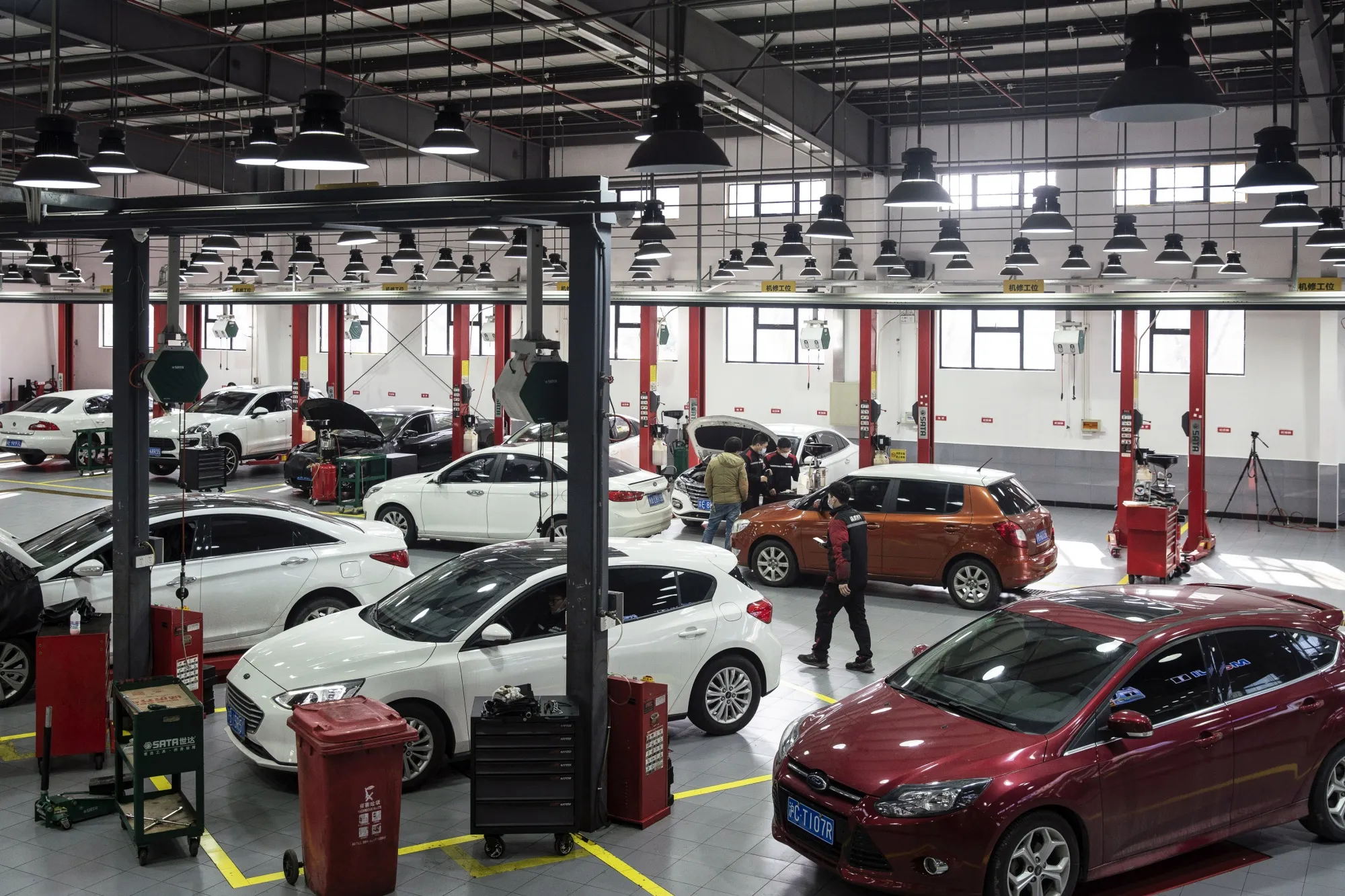 Goldman-Backed China Startup Wants to Be Starbucks of Car Repair ...