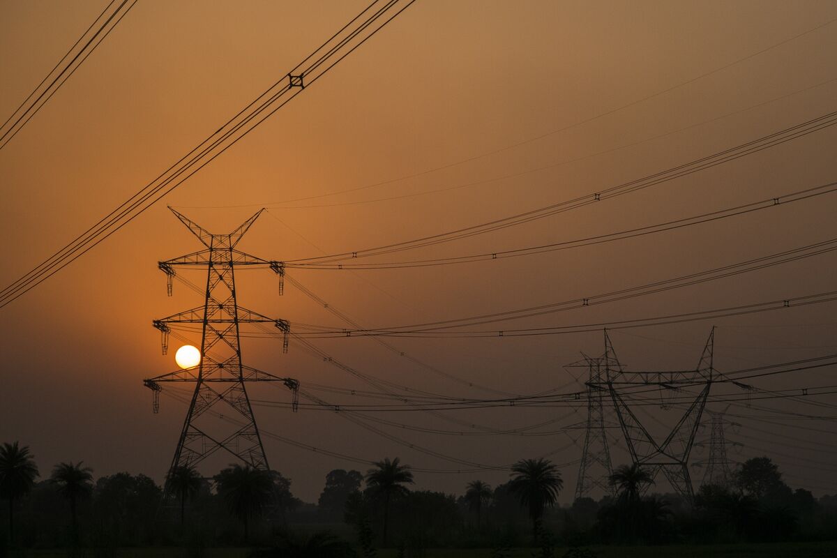 Power Utility Privatization Talks Stir Protest In Indian State - Bloomberg