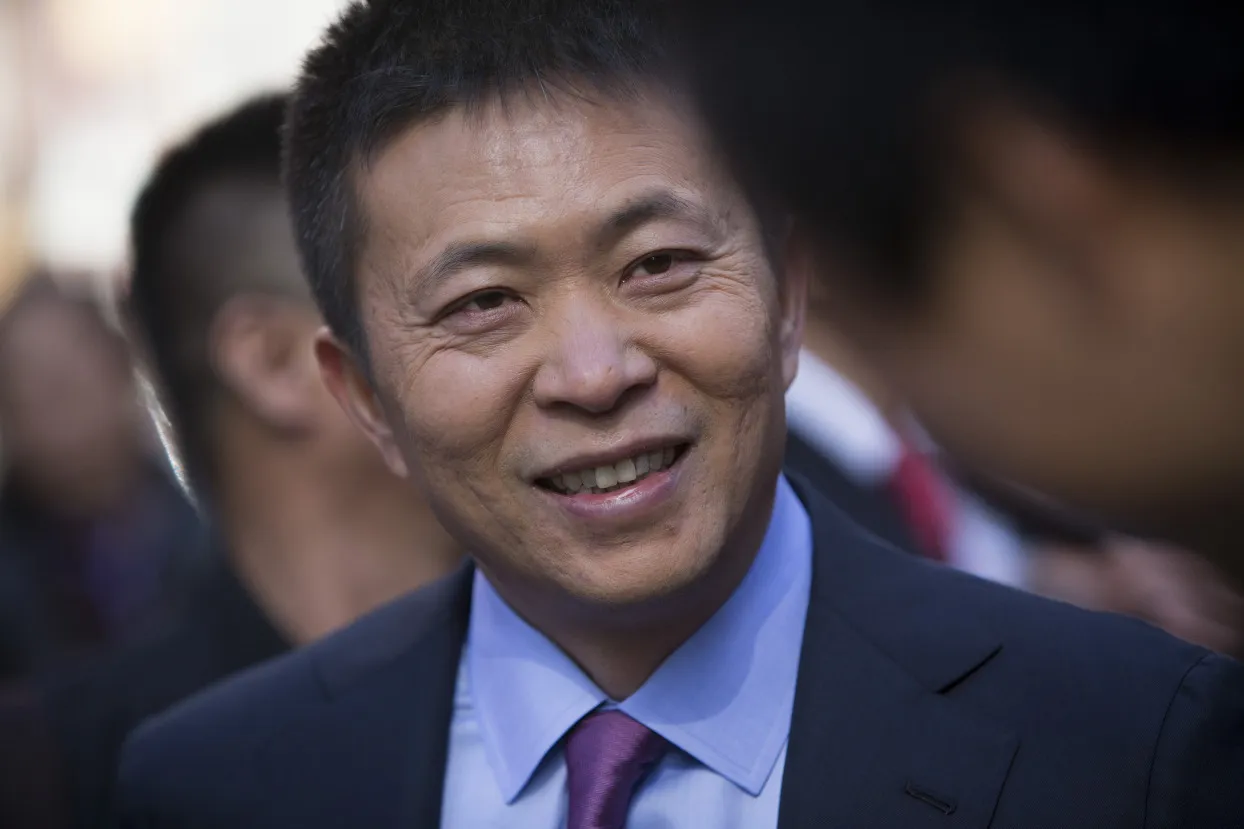 Meet the Chinese CEO Who Made $423 Million Betting on Himself - Bloomberg