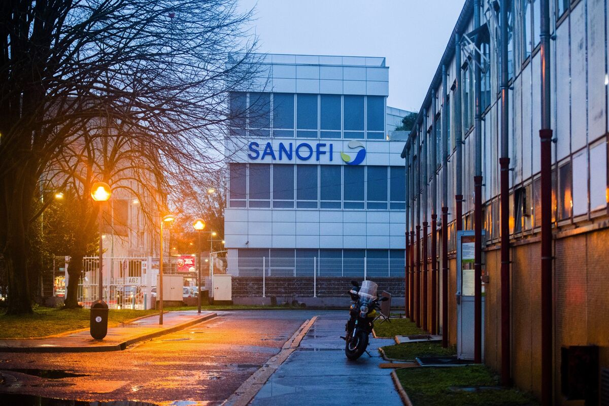 Sanofi Taps Adviser for OTC Spinoff as Buyout Firms Circle - Bloomberg