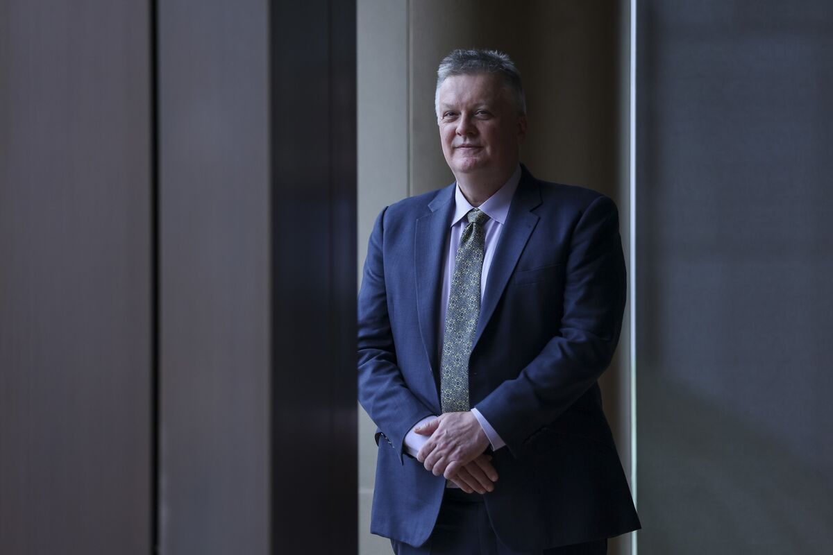 UK Inflation Is at a ‘Turning Point,’ BOE Chief Economist Huw Pill says ...