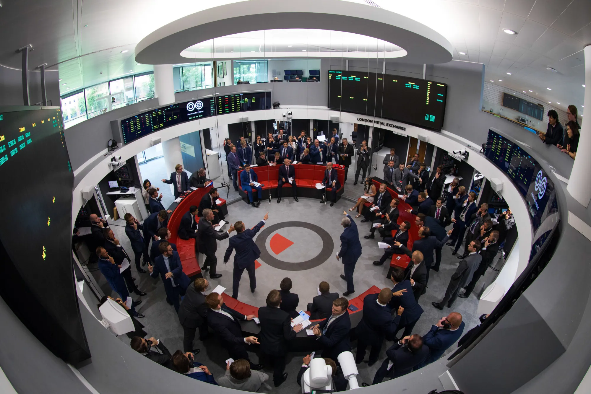 LME Defends Screen Pricing as Debate Over Ring Closure Heats Up - Bloomberg