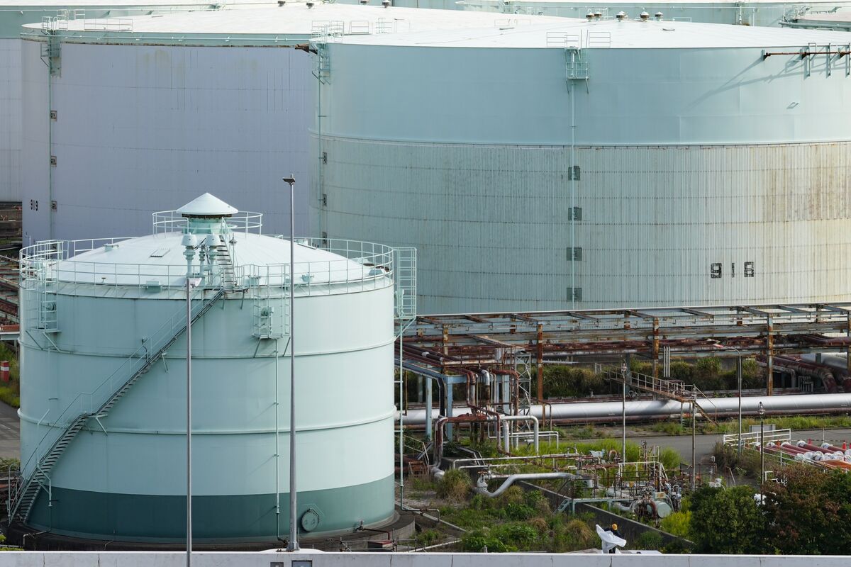 Japan to Release 80 Million Barrels of Oil From Reserves - Bloomberg