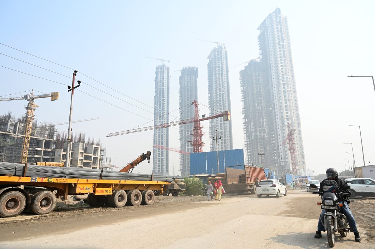 Fear Comes to India’s Property Developers as Their Shares Sink - Bloomberg