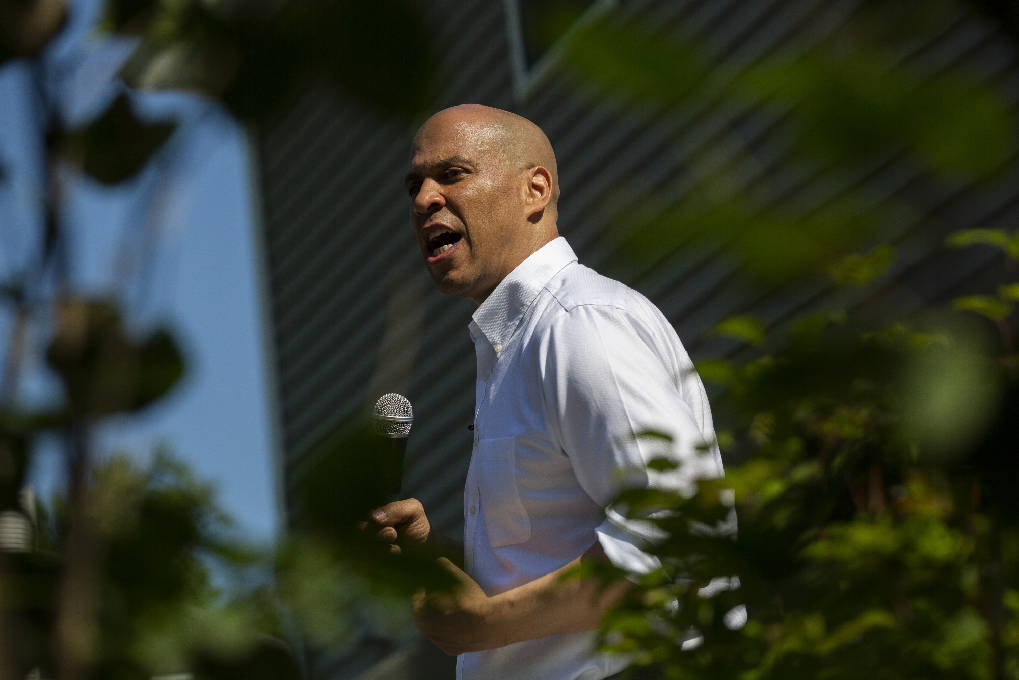 Cory Booker Says He Could Confront Joe Biden on Race at Debate - Bloomberg