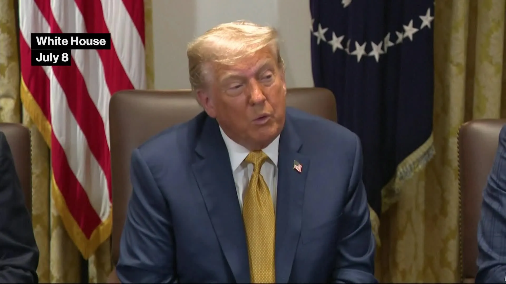 Watch Trump Uses Expletive to Describe Putin’s Ukraine Talk - Bloomberg
