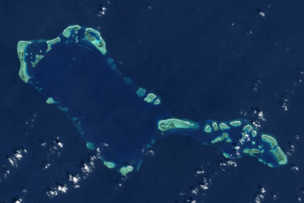 South China Sea: Philippines Says Chinese Vessels in Reef, Shoal ‘Great ...