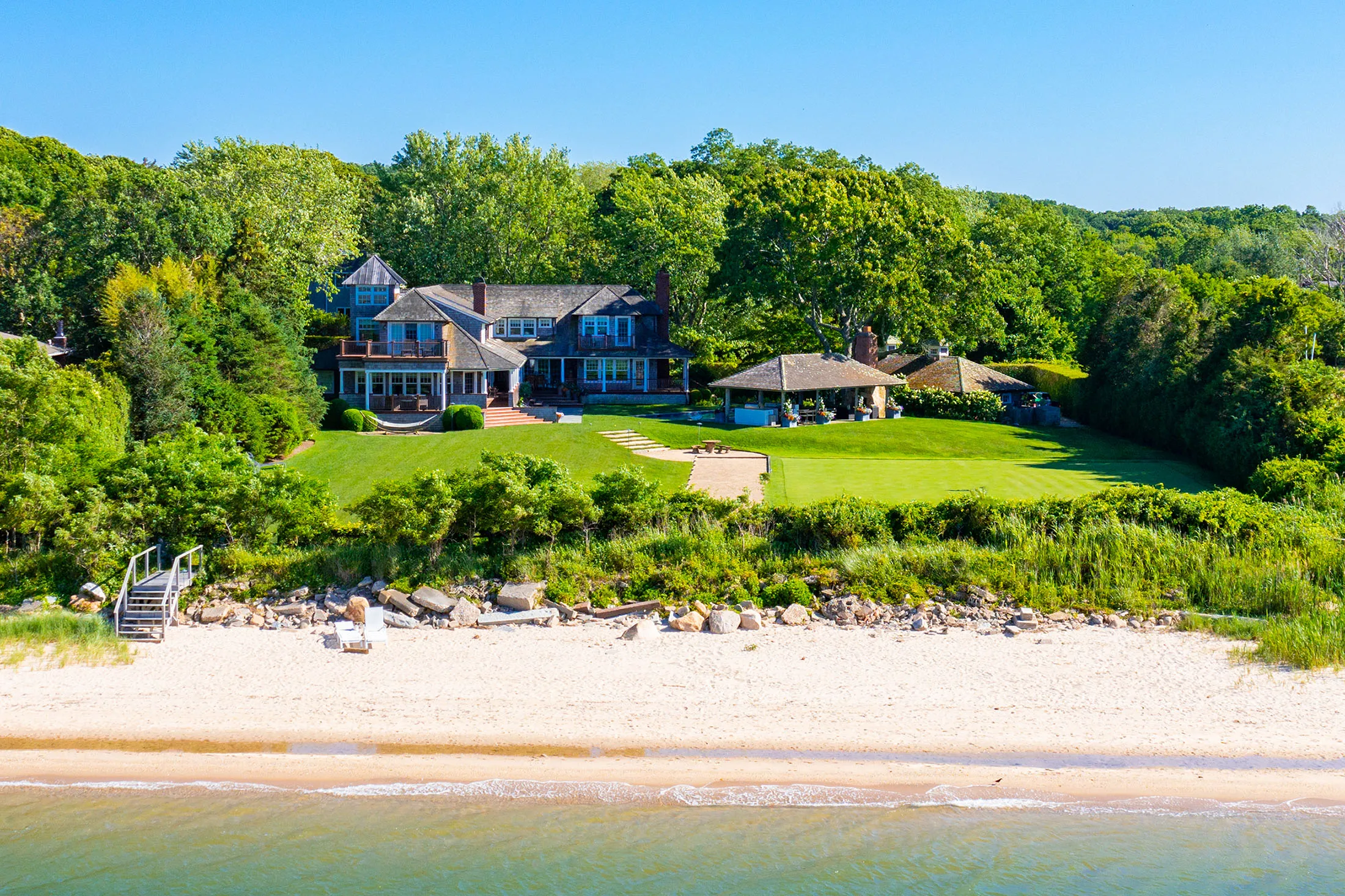 Hamptons Beachfront Homes