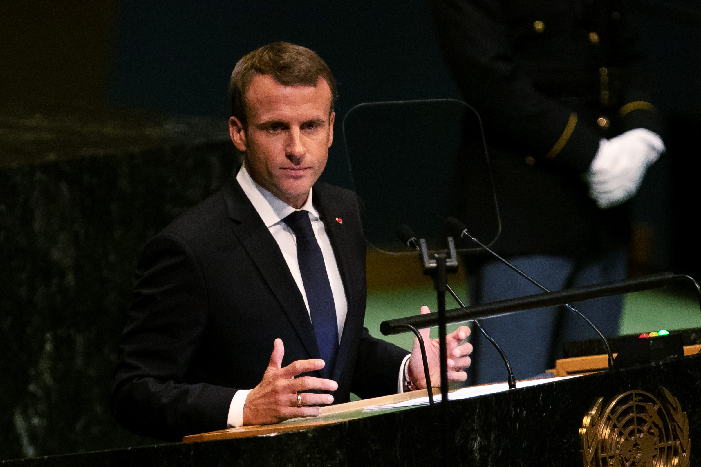 Macron Says No Trade Deals Without Climate Treaty Compliance - Bloomberg