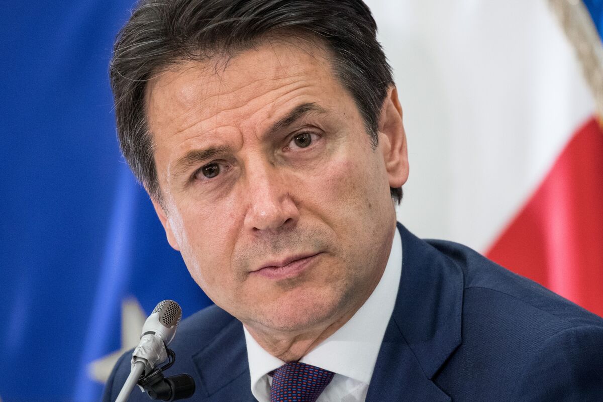 Italy Premier Conte Says Government Is `Wobbling,' Stampa Says - Bloomberg