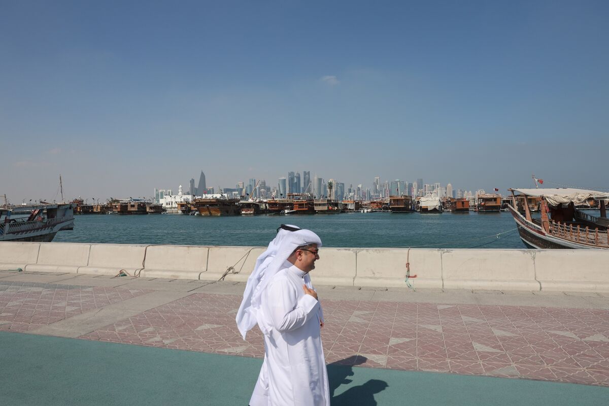 Abu Dhabi, Saudi, Qatar, Kuwait Wealth Funds Drive the M&A Boom - Bloomberg