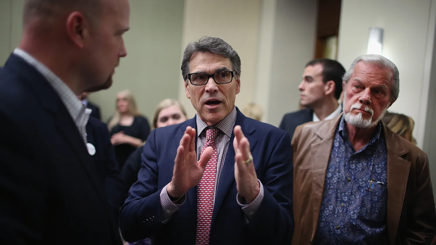 In Money Race, Rick Perry's Campaign Shows the Power of Few - Bloomberg