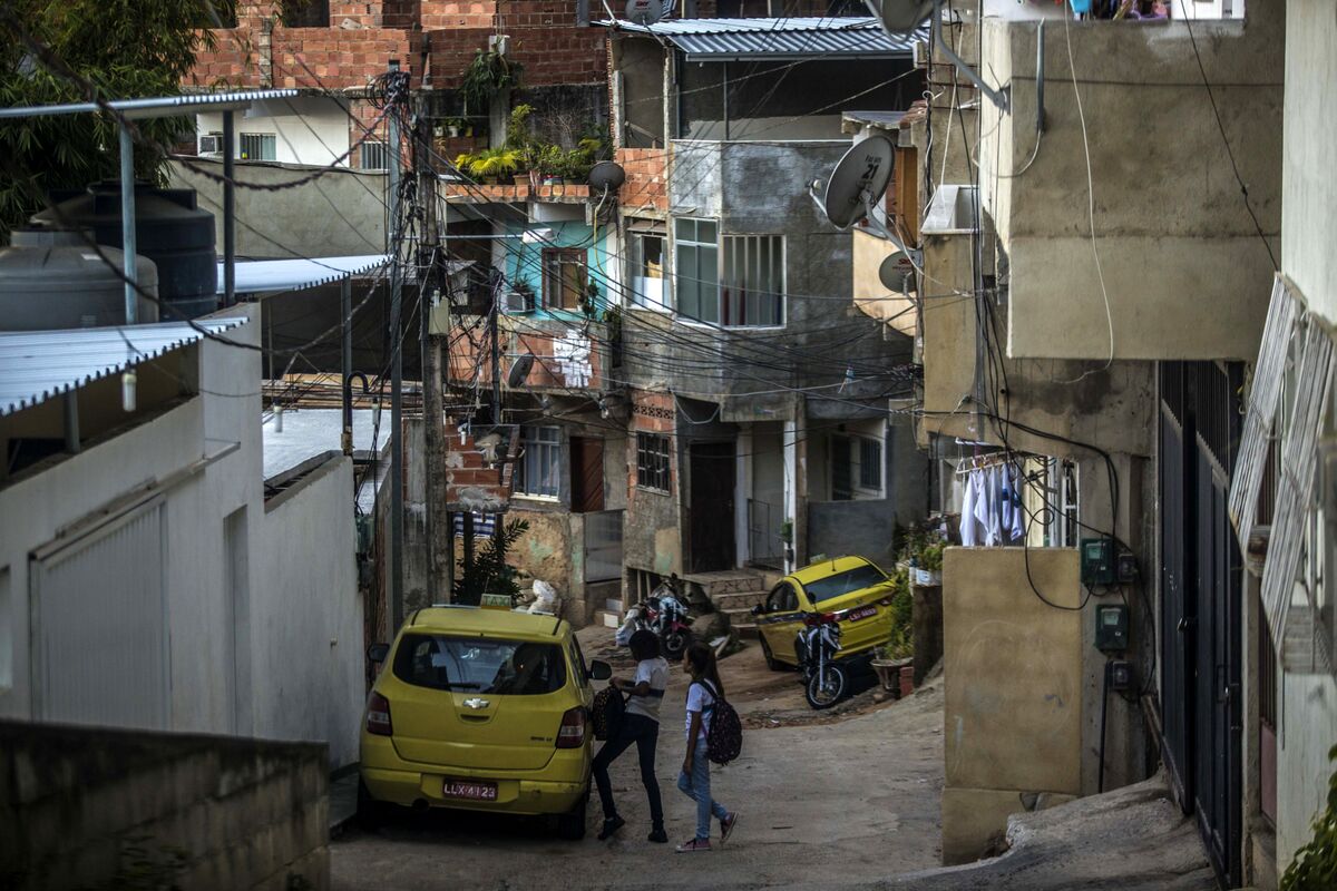 Brazil Recovery Stalls, Prompts Goldman Sachs to Cut Outlook - Bloomberg