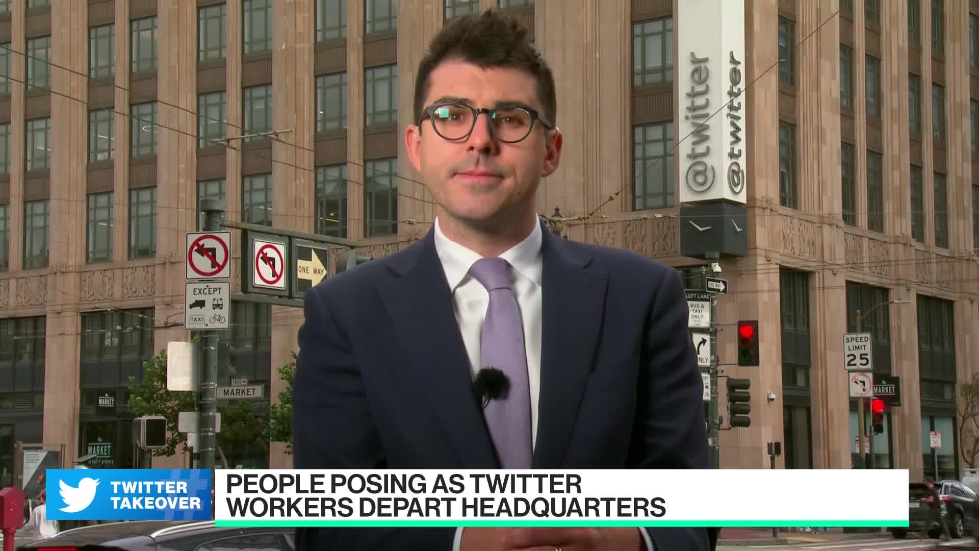 Watch Fake Twitter Workers Leave San Francisco Headquarters - Bloomberg