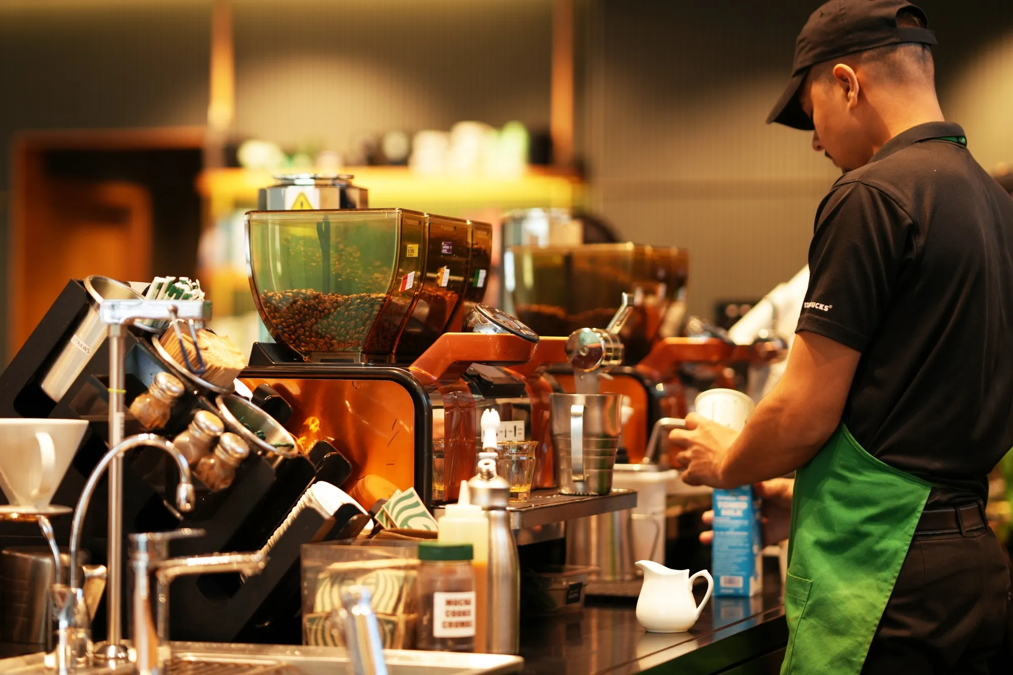 How Much Does Starbucks SBUX Pay Barista Raises Get Smaller After Tough Year Bloomberg