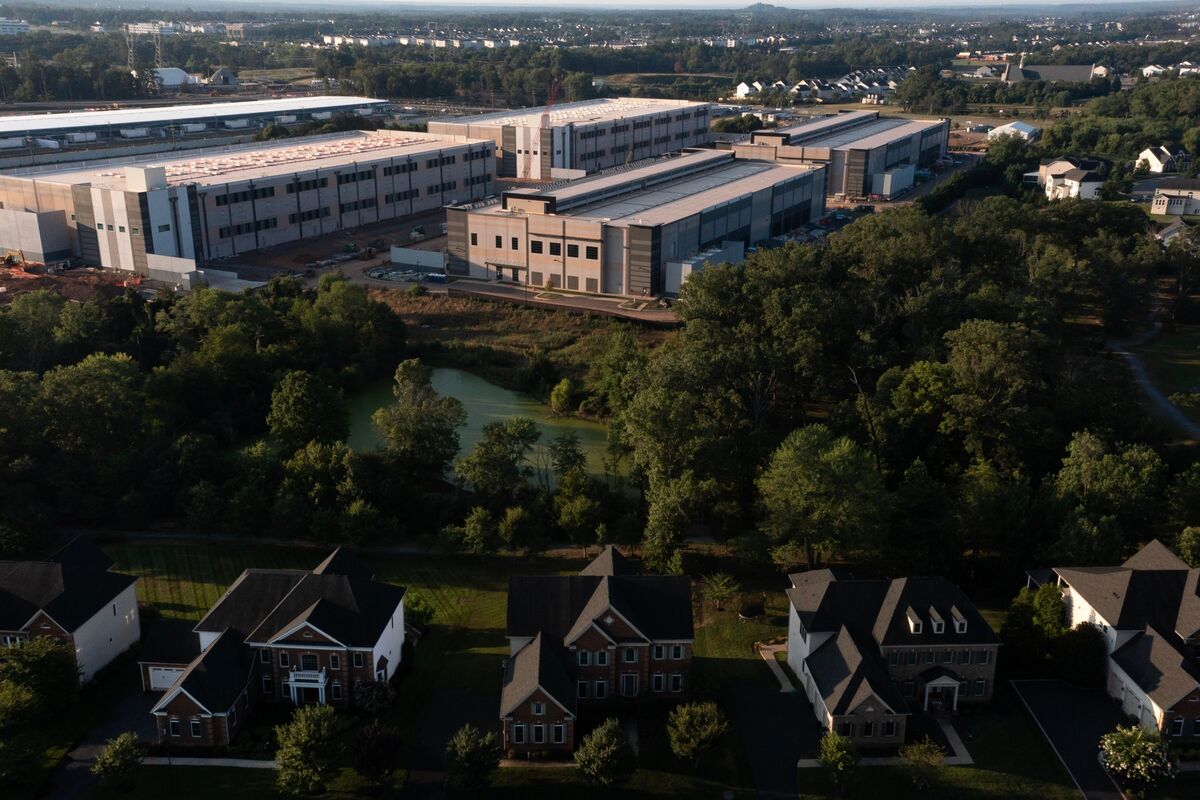 Amazon Debuts Tools to Make Data Centers Less Power Hungry - Bloomberg