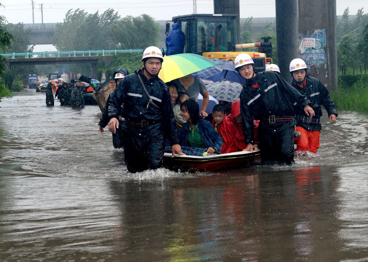 Flooding in China’s Hebei Kills 105; $2.3 Billion in Losses Seen ...