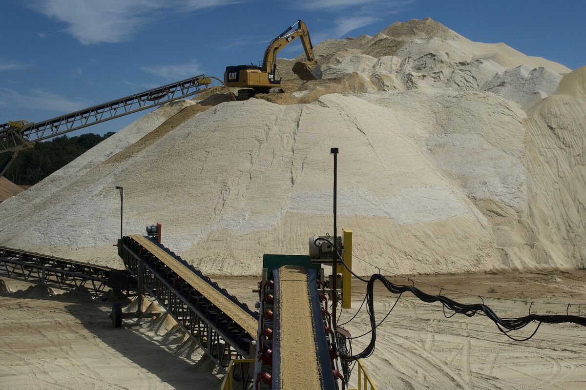 The Next Shale Boom Will Be Built on Sand - Bloomberg