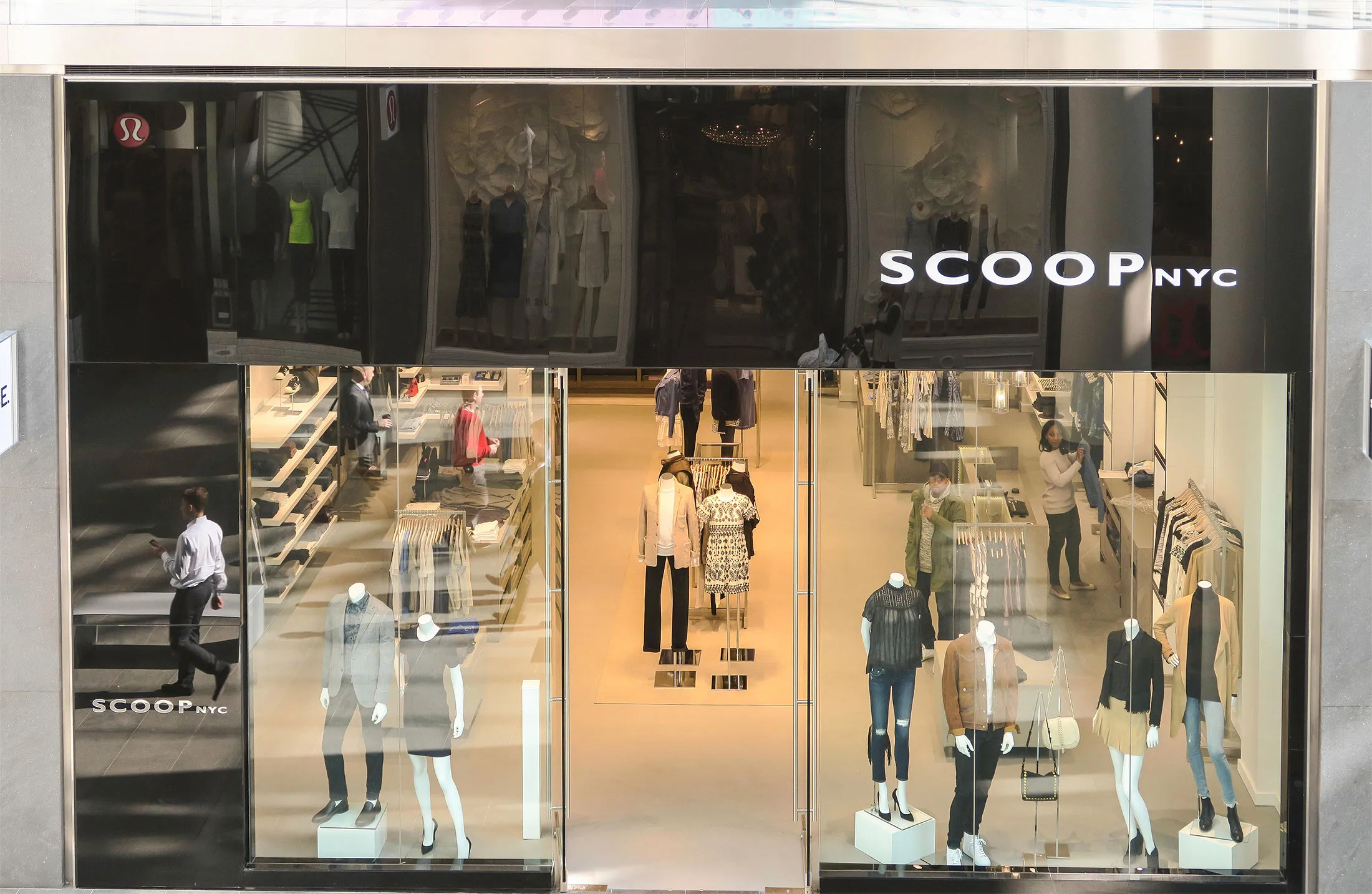Walmart, Still Seeking Fashionista Credibility, Revives Scoop - Bloomberg Walmart, Still Seeking Fashionista Credibility, Revives Scoop - Bloomberg