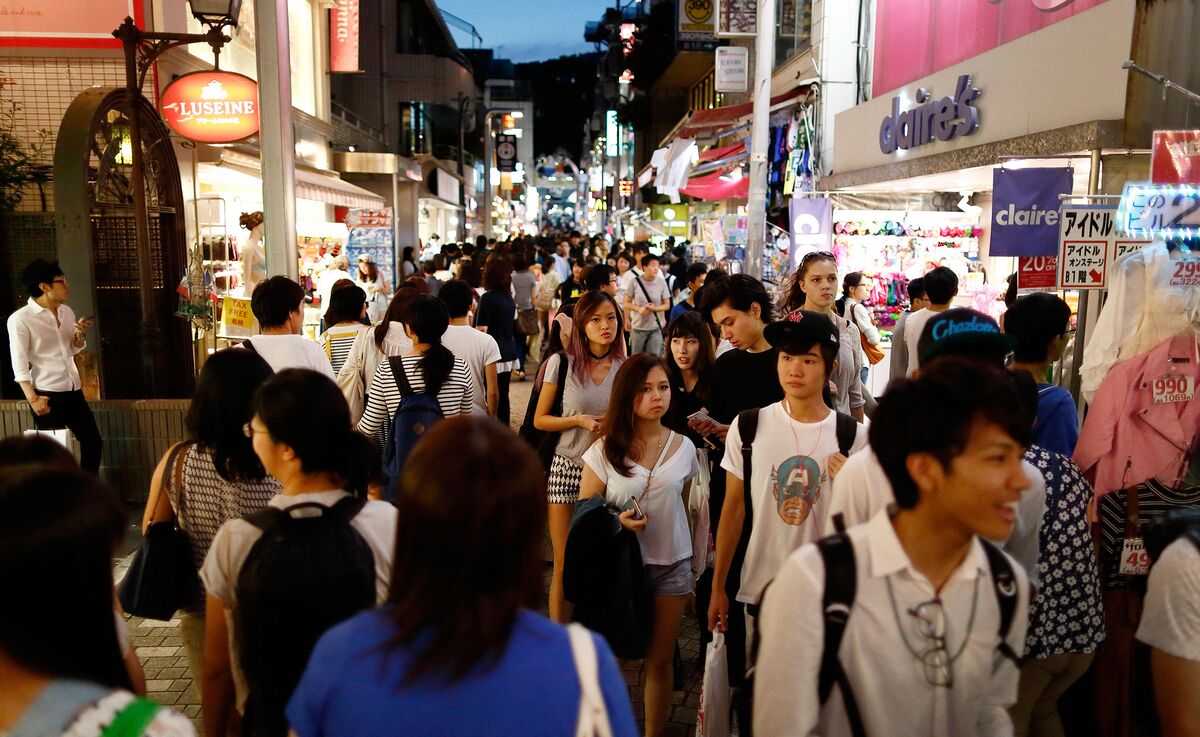 Risk of Japan Recession Seen by Economists in Data Torrent - Bloomberg