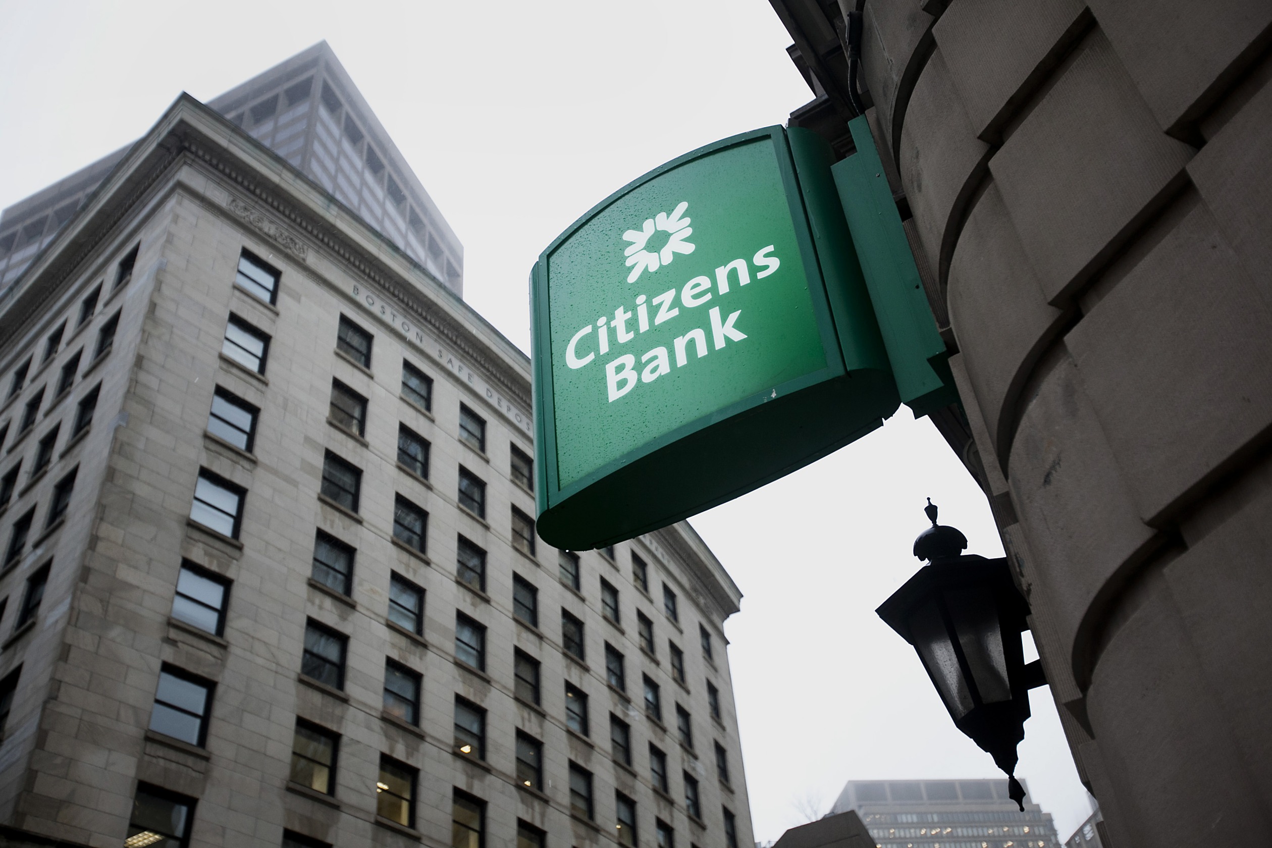Citizens Financial to Pay $9 Million to Settle CFPB Card Suit - Bloomberg