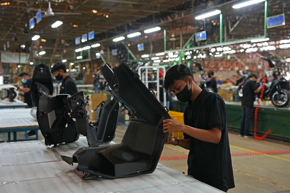 Europe, Asia Factories Struggle in November Due to Cooling Global ...