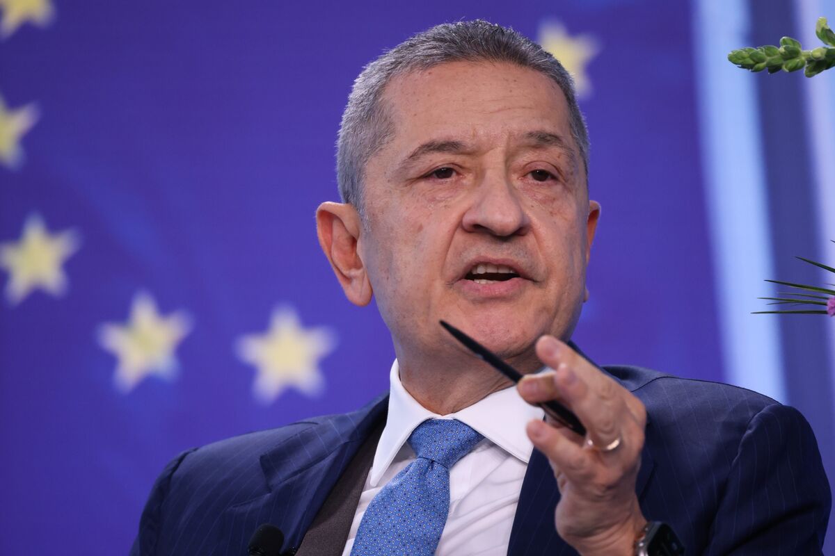 ECB’s Panetta Says Economic Outlook Faces Substantial Risks - Bloomberg