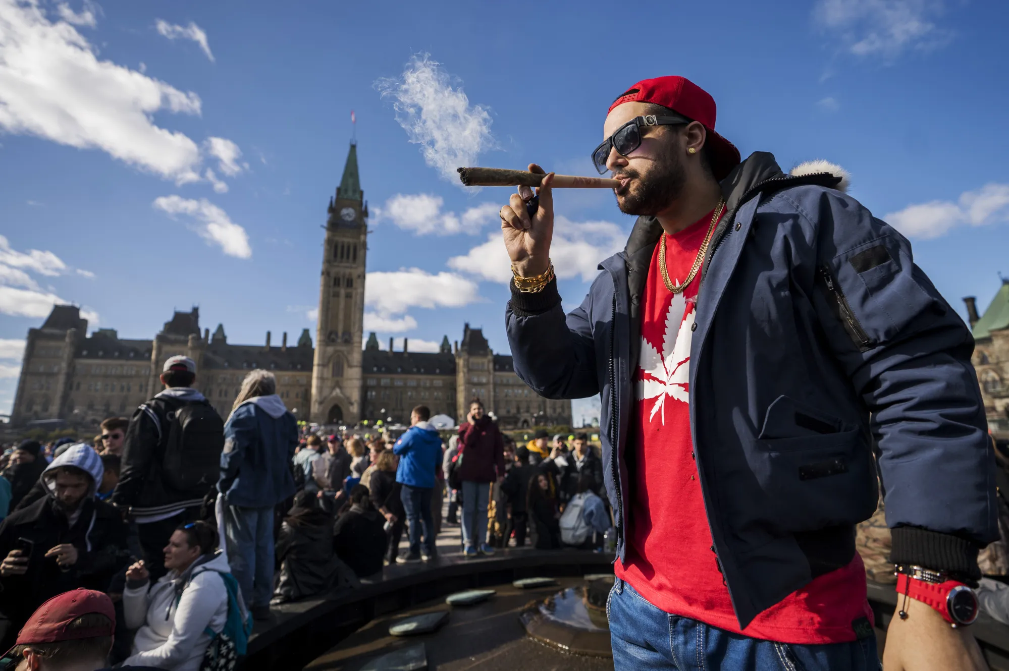 Canada Begins Accepting Pardon Applications for Pot Offenses - Bloomberg