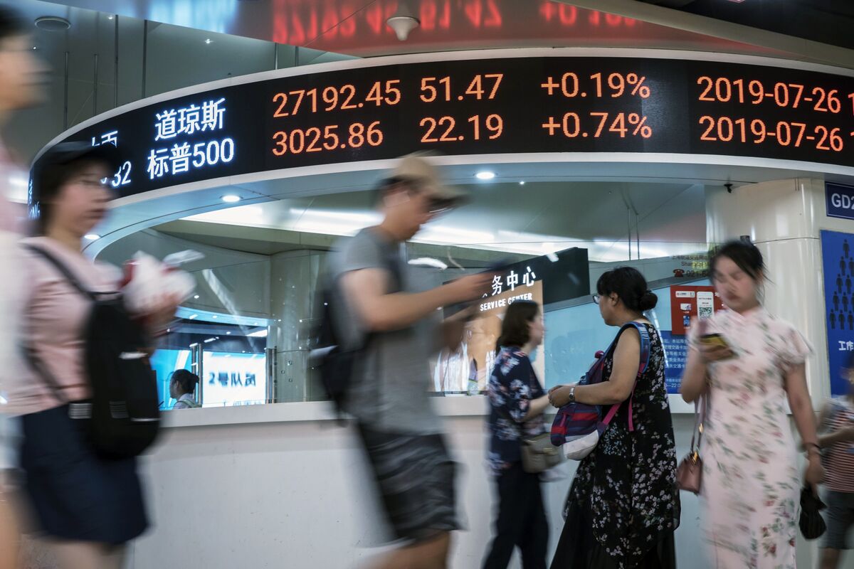 China’s Stock Mania Lures Most New Stock Traders Since 2015 - Bloomberg