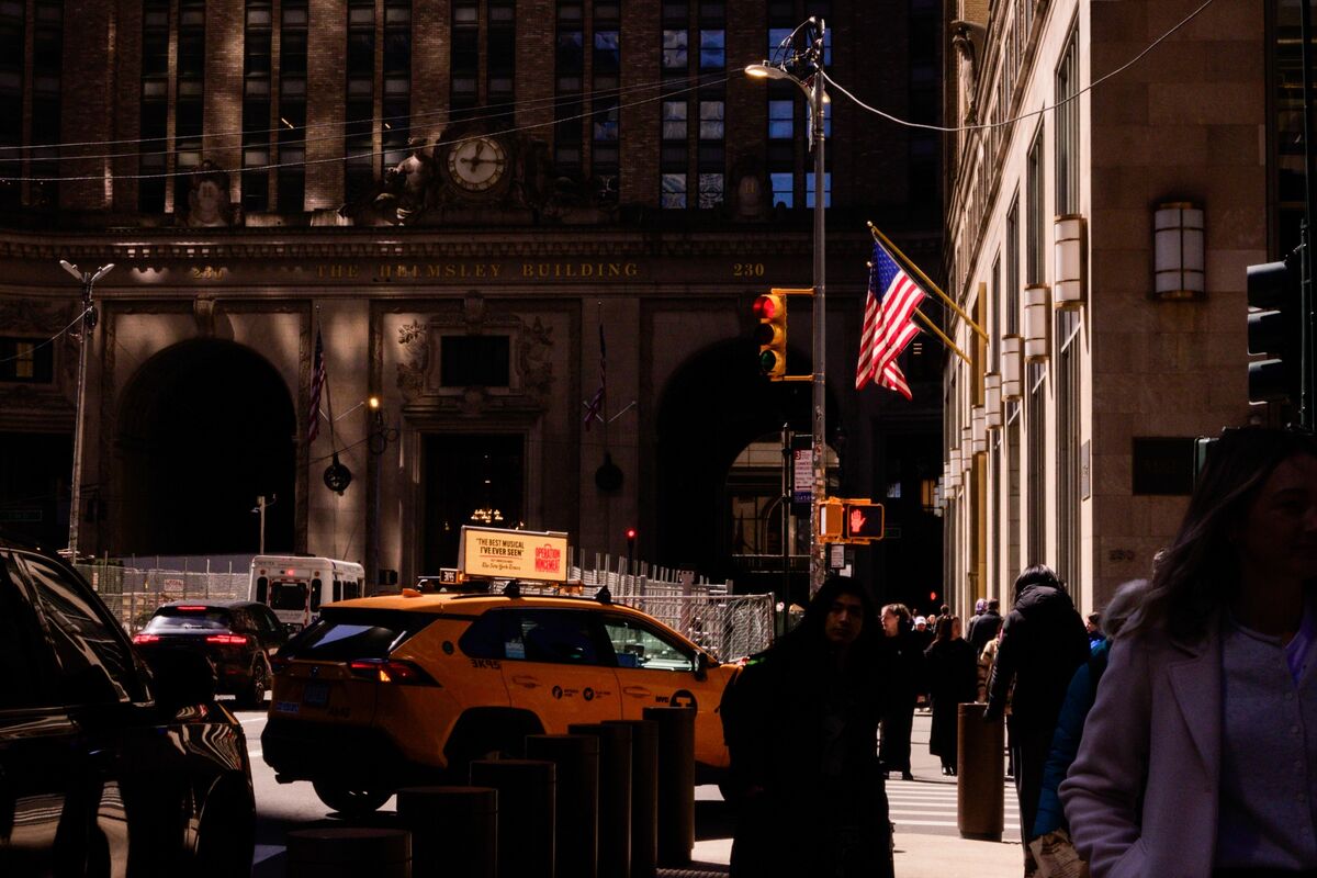 BDC Bust Creates Bond Opportunity for MFS Investment Management - Bloomberg