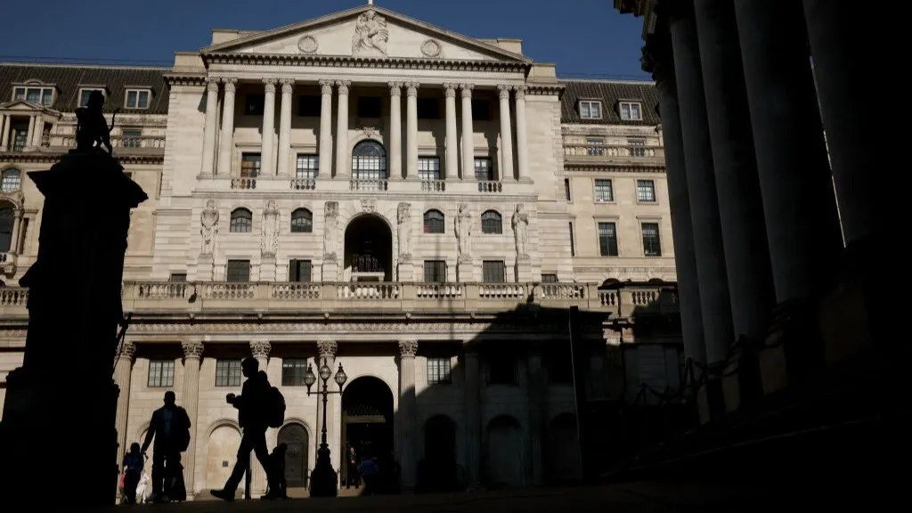 Watch JPMorgan's Stealey Expect BOE to Hold Interest Rates - Bloomberg