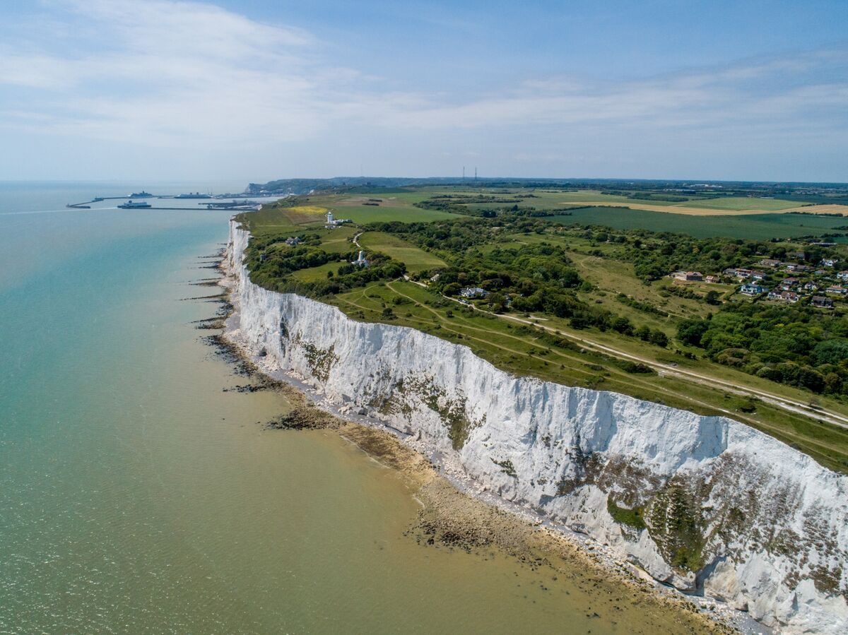 U.K. Plans Truck Stop by White Cliffs of Dover After Brexit - Bloomberg